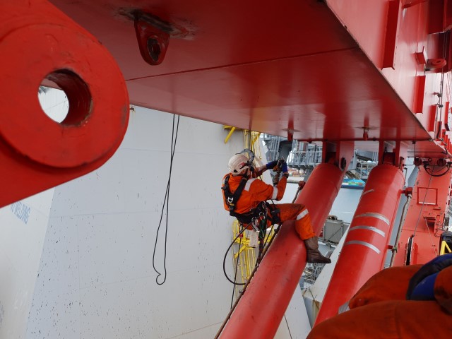 Subsea7 rope access support en onderhoud - ATI Rope Access